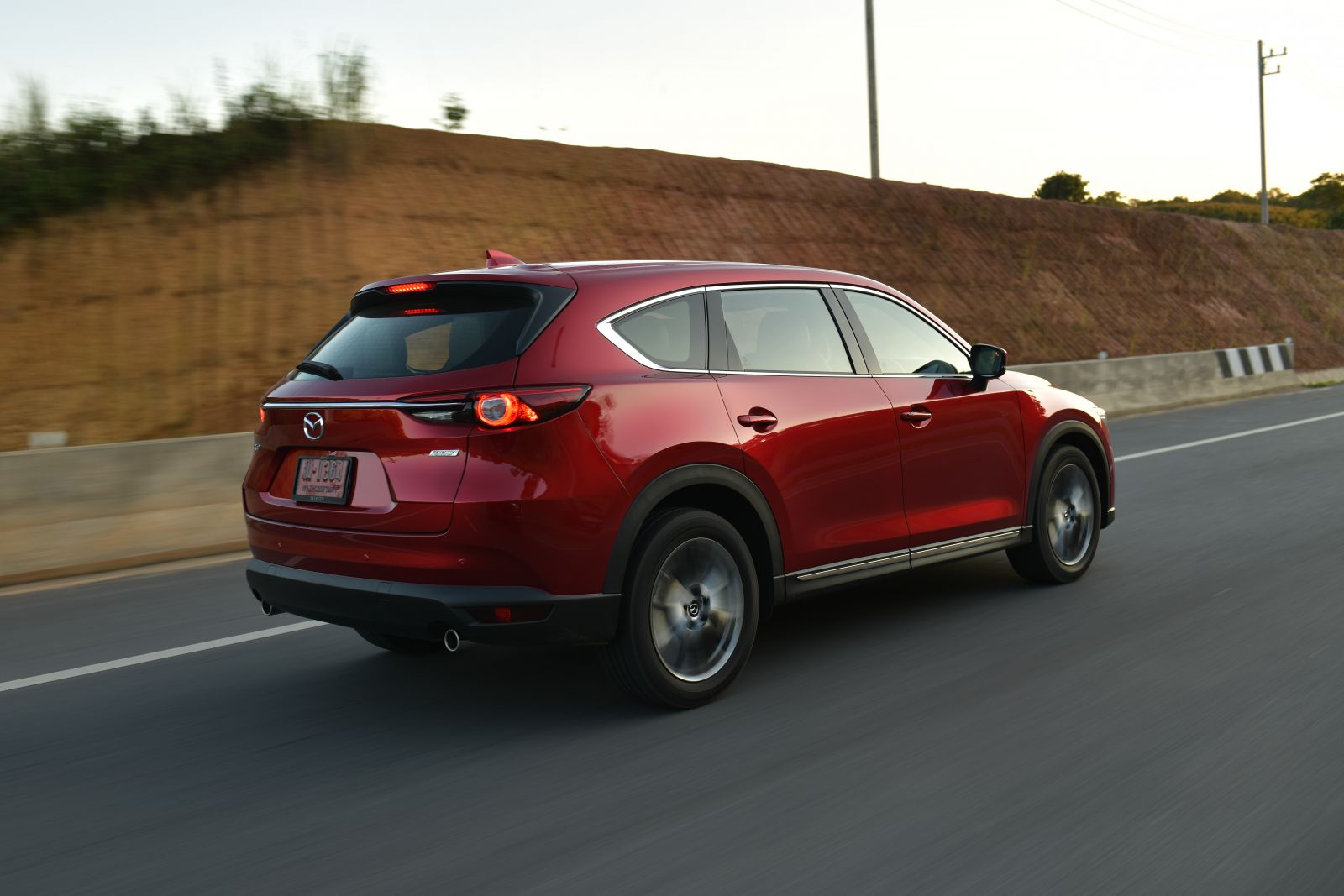 เป็นคุณจะเลือกใคร!! Peugeot 5008 VS Mazda CX-8 2 ครอสโอเวอร์ 3 แถว จาก 2 ชาติ….คู่ปรับที่น่าสนใจ ...